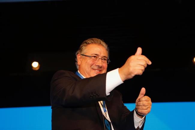 Zoido dice que la Constitución está "plenamente vigente" y recuerda la ...